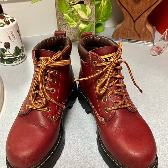 Roots | Shoes | Gorgeous Leather Cranberry Colored Ankle Boots Looks ...